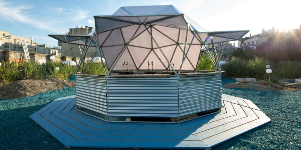 Avec La Brasserie Fondamentale posez vous à la capsule bar de La Base ...